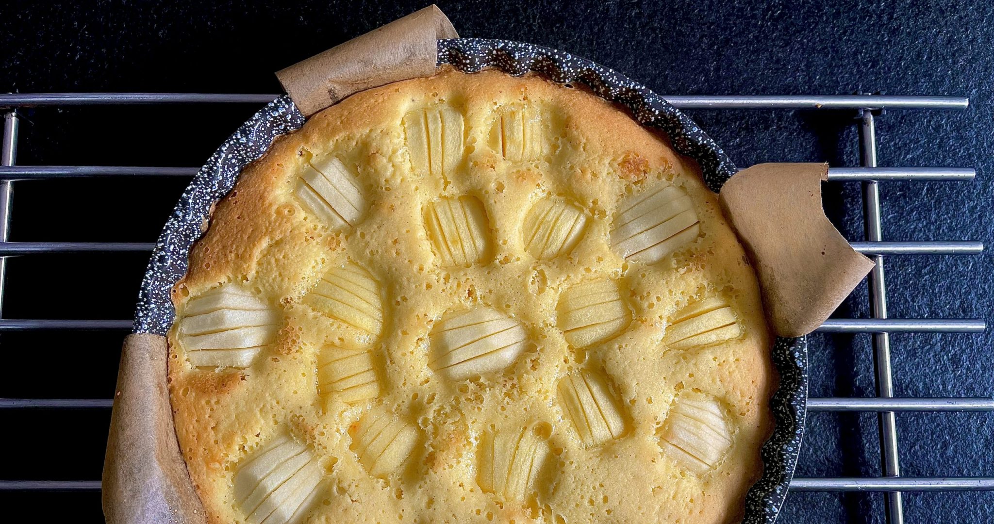 German Apple Sponge Cake - The CooK'n Coach